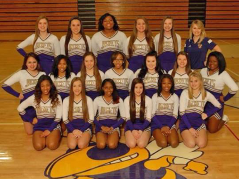 Stevensville Yellow Jackets High School Cheerleader