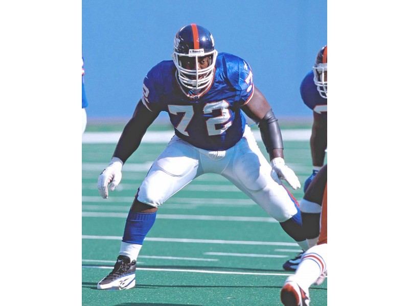 Former NY Giants Right Guard, Roman Oben to Sign Autographs at Stop ...