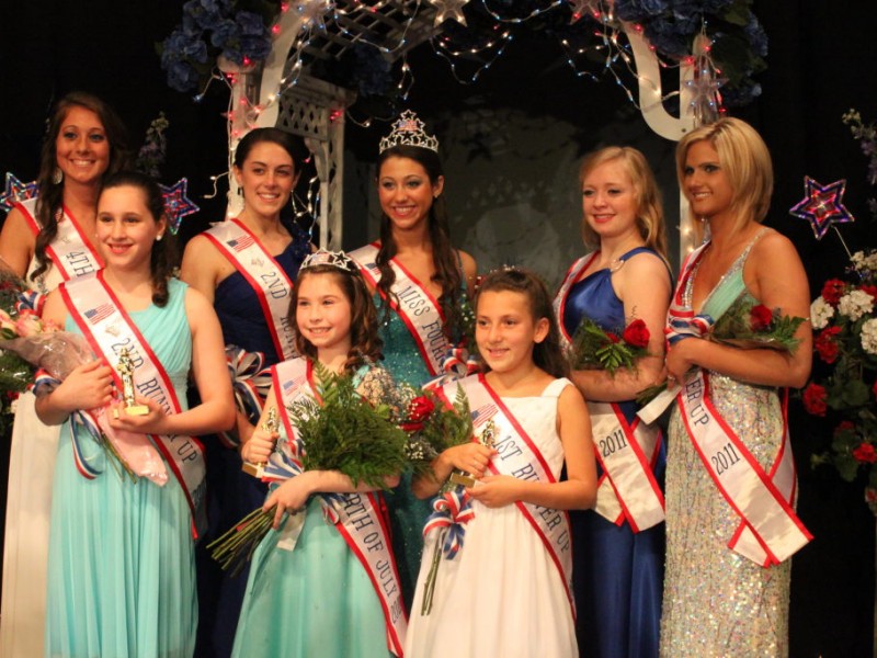 In Photos Miss And Little Miss Fourth Of July Pageant Bristol Ri Patch