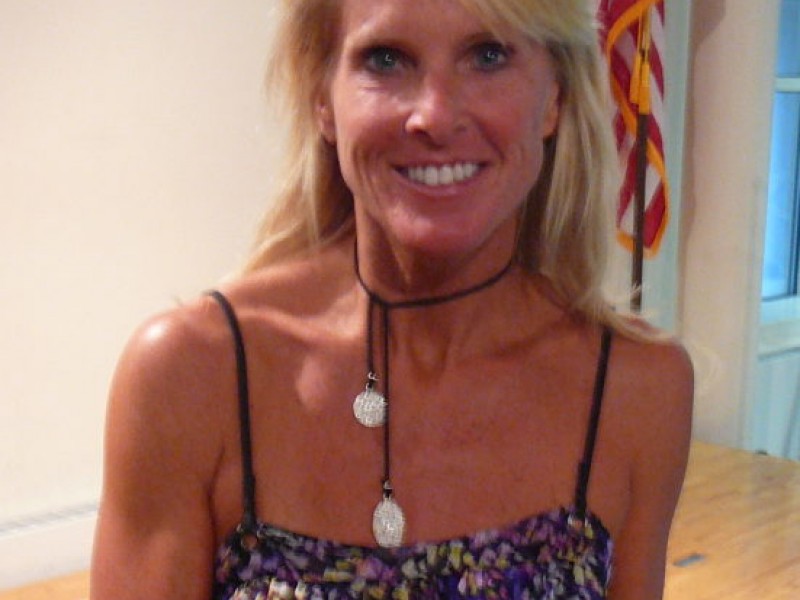 Bestselling Author Elin Hilderbrand Visits Ferguson Library | Stamford ...