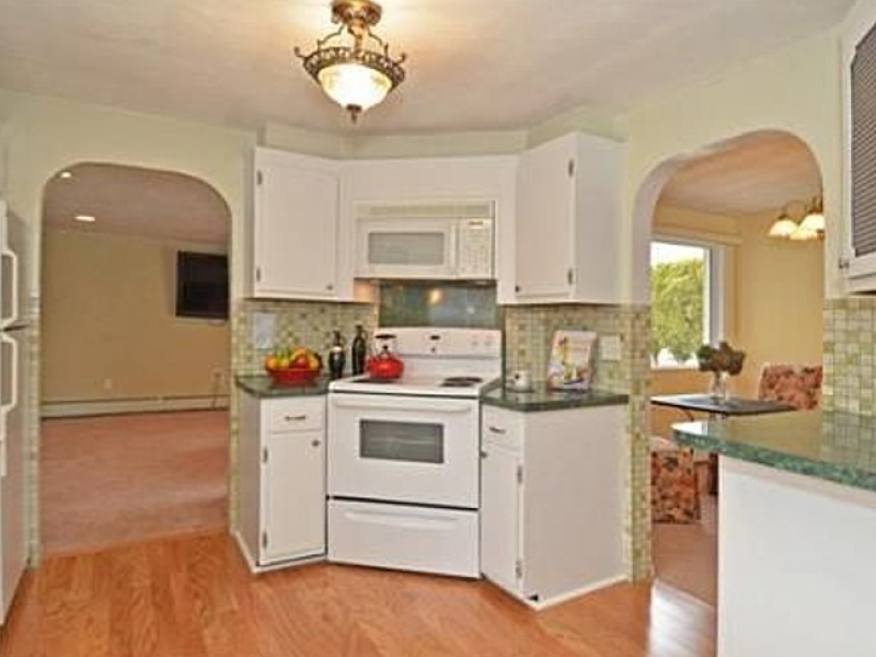 HOME OF THE WEEK: 3-Bedroom Campanelli Ranch Home with Pool ...