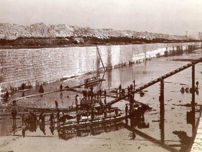 From the Archives: Building the Chicago Sanitary and Ship Canal ...