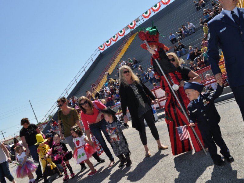 Florida Strawberry Festival Baby Parade Draws Kids, Costumes, Floats ...