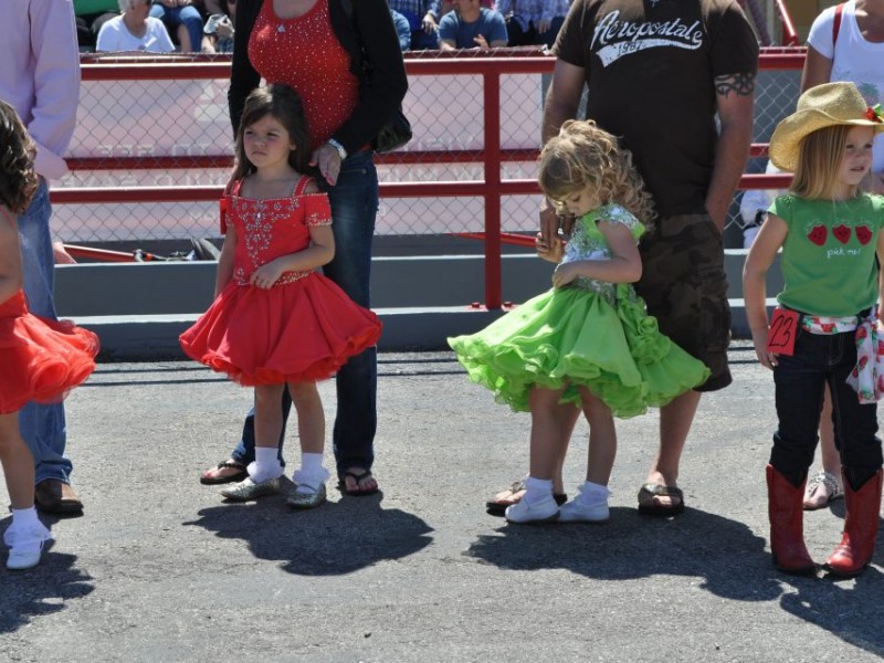 Florida Strawberry Festival Baby Parade Draws Kids, Costumes, Floats ...